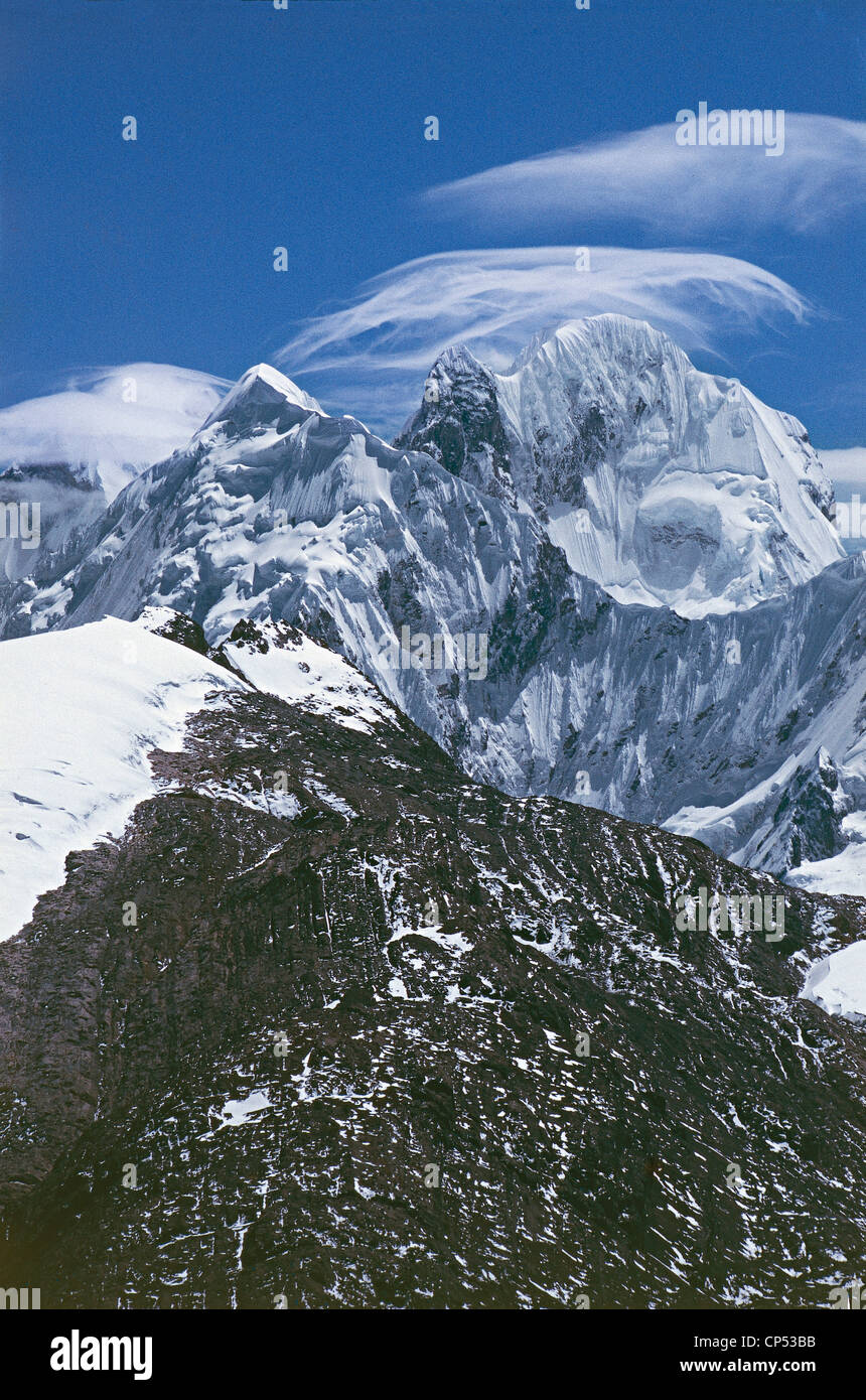 PERU '- Cordillera Huayhuash, THE SUMMIT NEVADO RASAC Siula Grande and ...