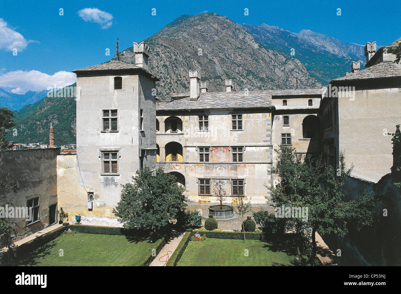 Issogne castle hi-res stock photography and images - Alamy