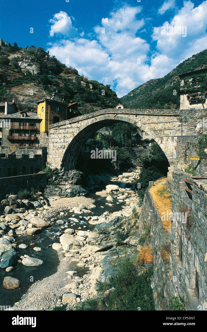 VALLE D'AOSTA PONT SAINT MARTIN CENTURY BC The Roman Bridge Stock Photo ...