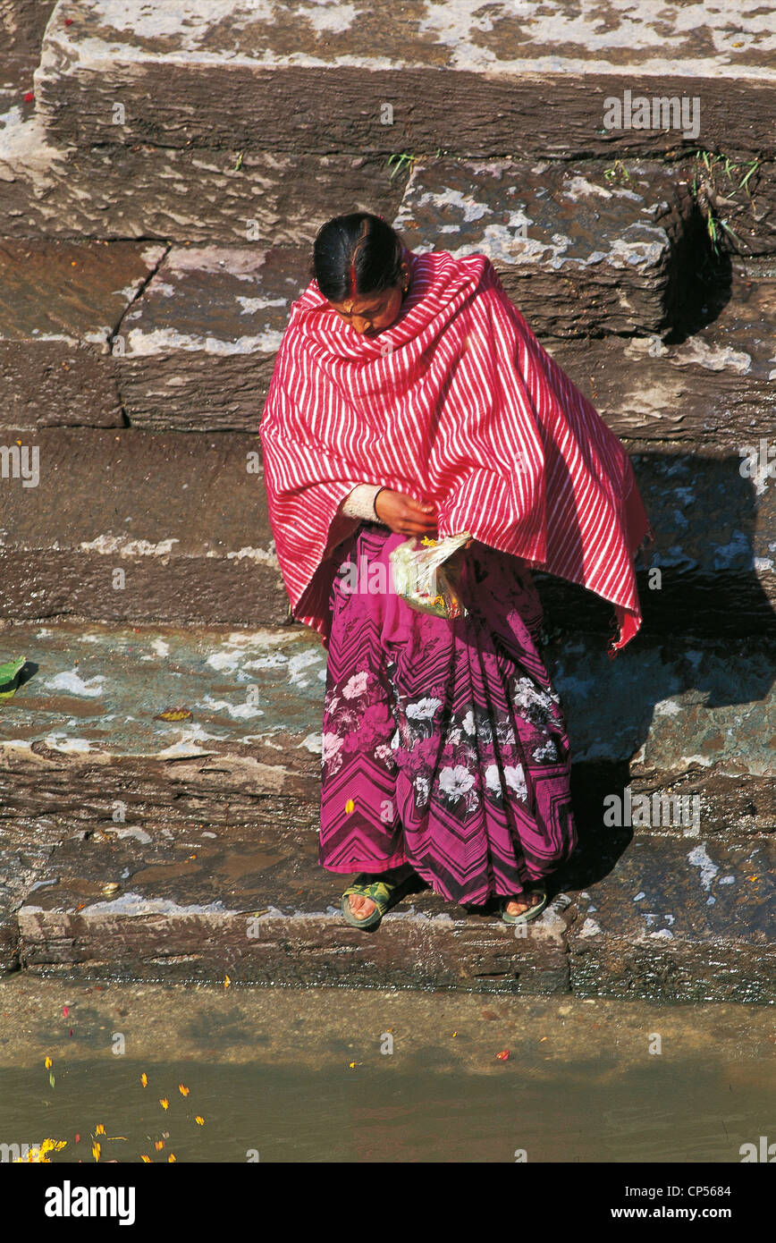 Nepal - Kathmandu Valley - Pashupatinath. Purification ritual on the ...