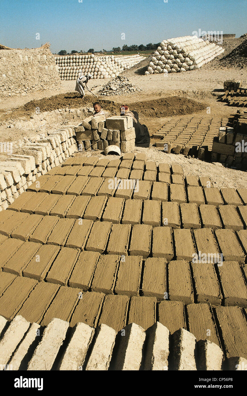 Egypt Brick Factory Stock Photo - Alamy