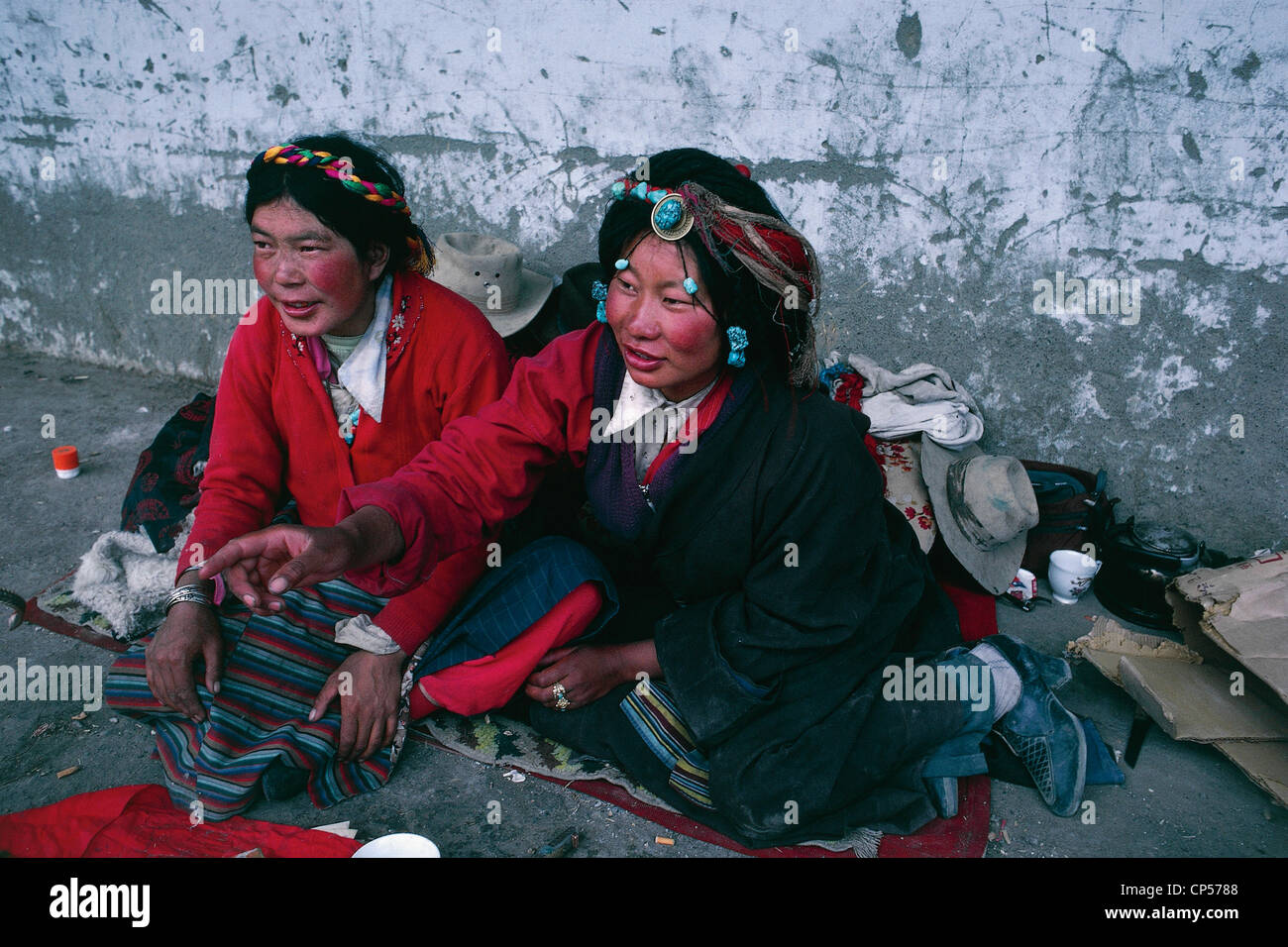 China - Tibet - Barkhor Market. Khampas typical nomadic women with ...