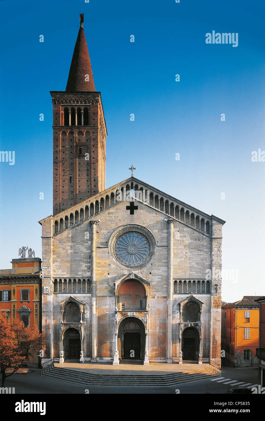 Piacenza cathedral hi-res stock photography and images - Alamy
