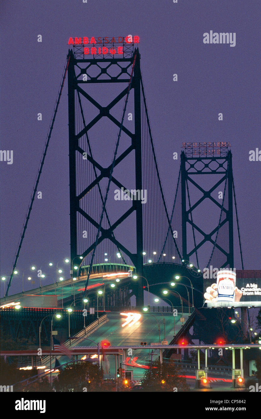 Detroit michigan ambassador bridge hi-res stock photography and images ...