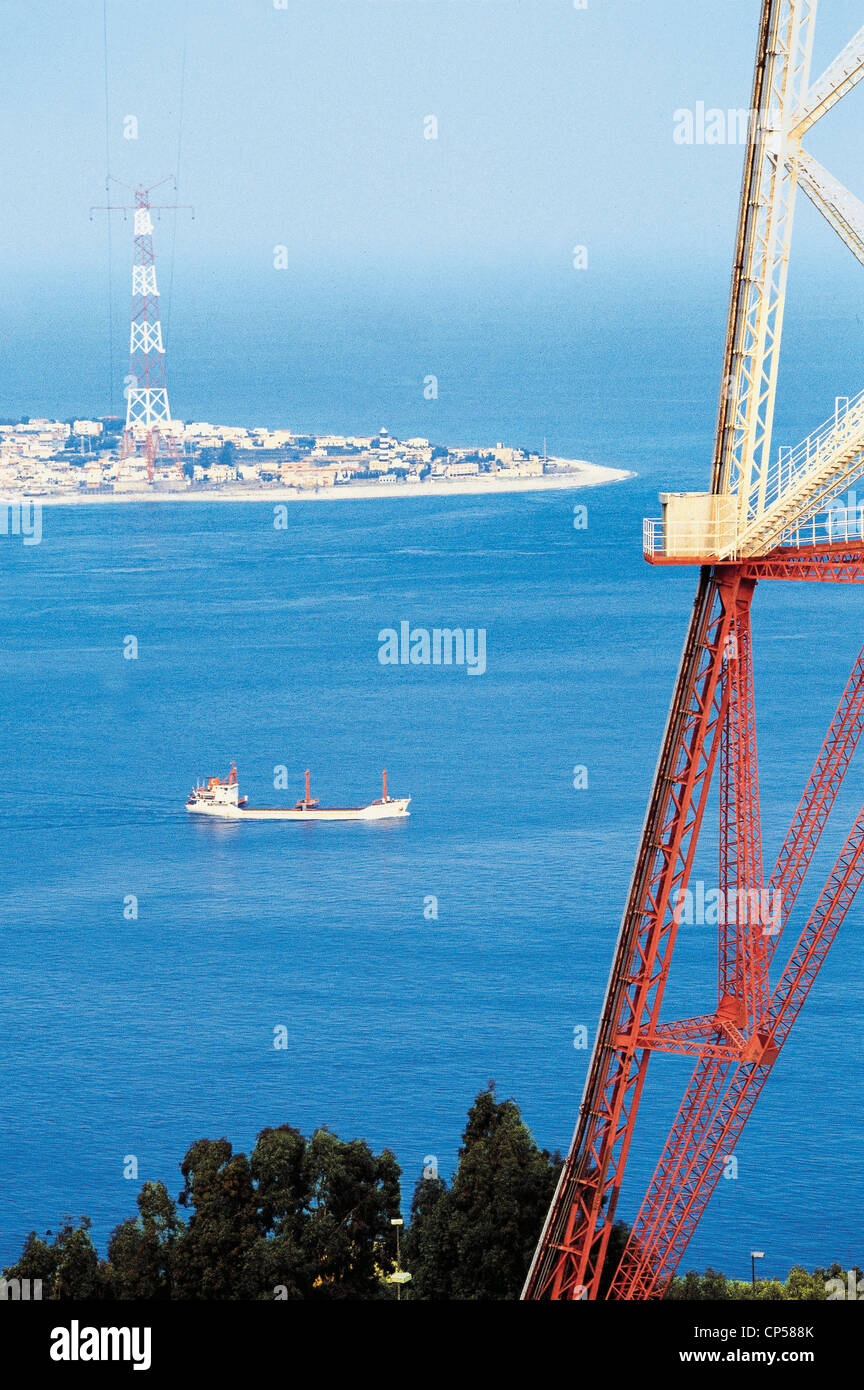 Messina Strait Of Sicily Stock Photo - Alamy