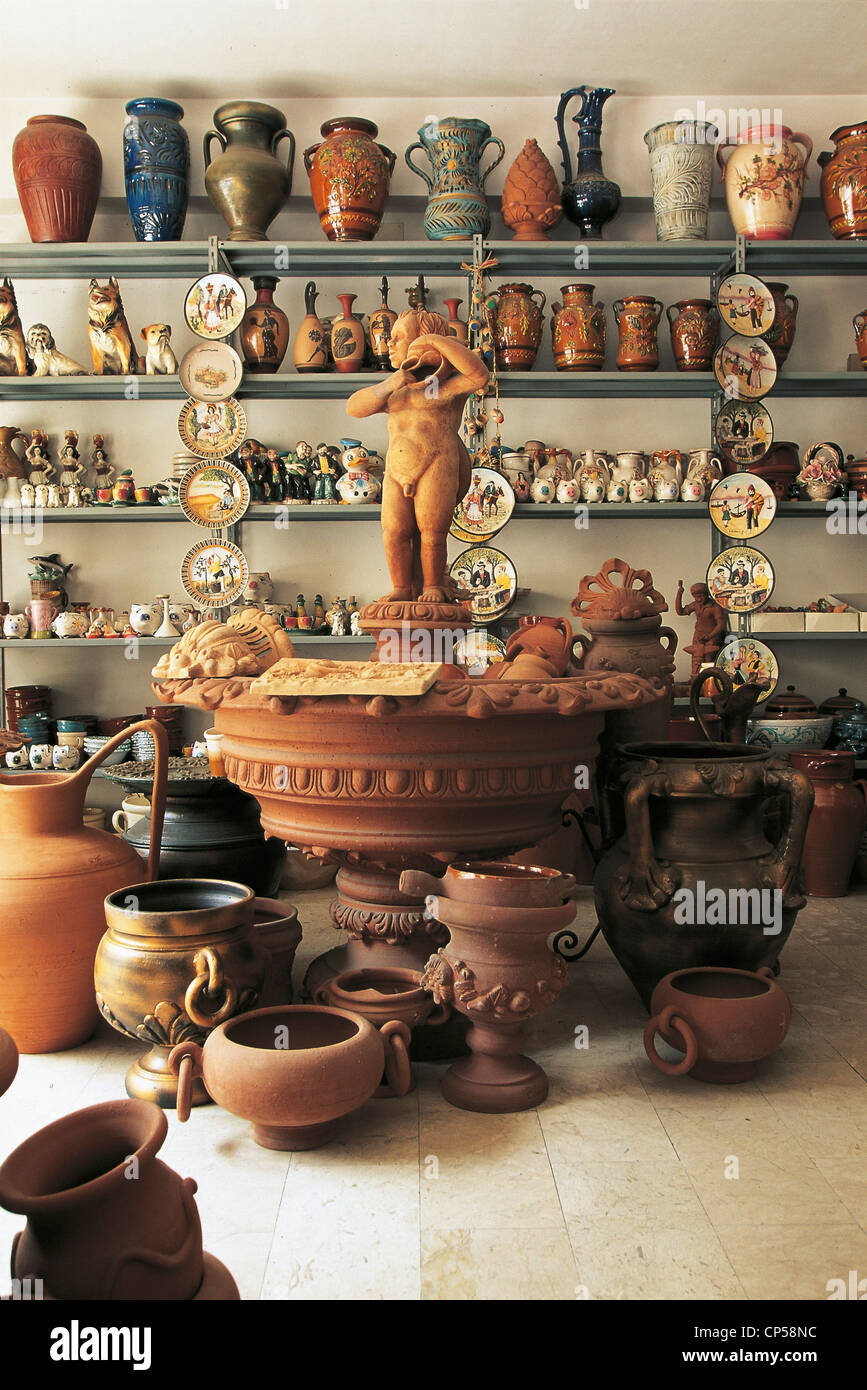 Calabria - Seminara (RC), the ceramics of the ancient manufacturing ...