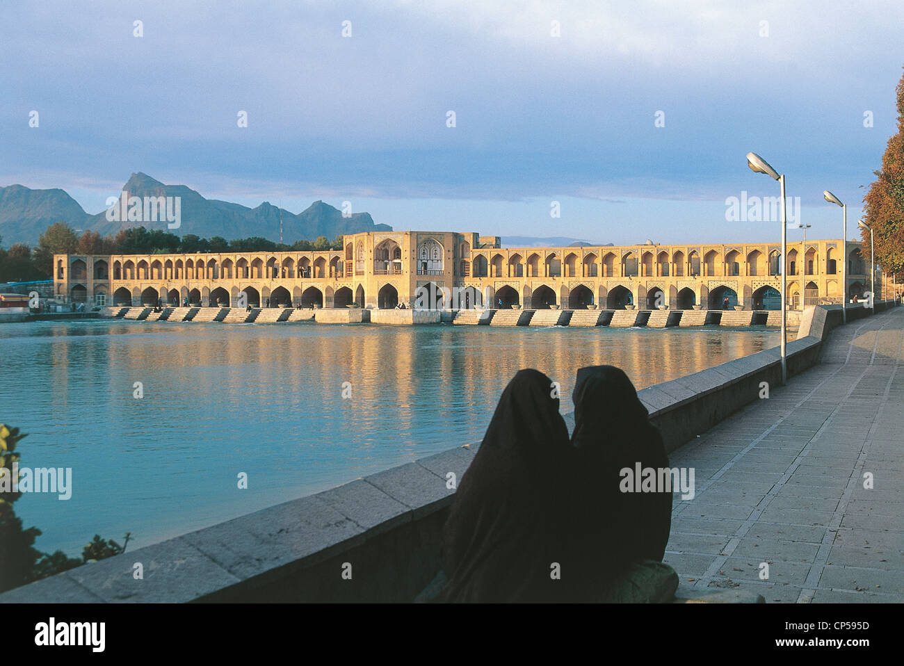 IRAN Esfahan BRIDGE KHAJU Stock Photo - Alamy