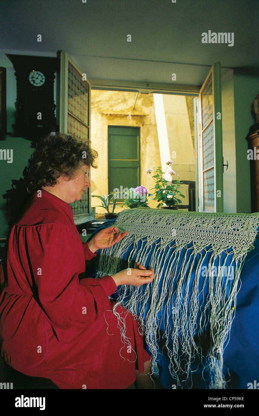 LIGURIA CHIAVARI CRAFT WORKING macrame lace ' Stock Photo - Alamy