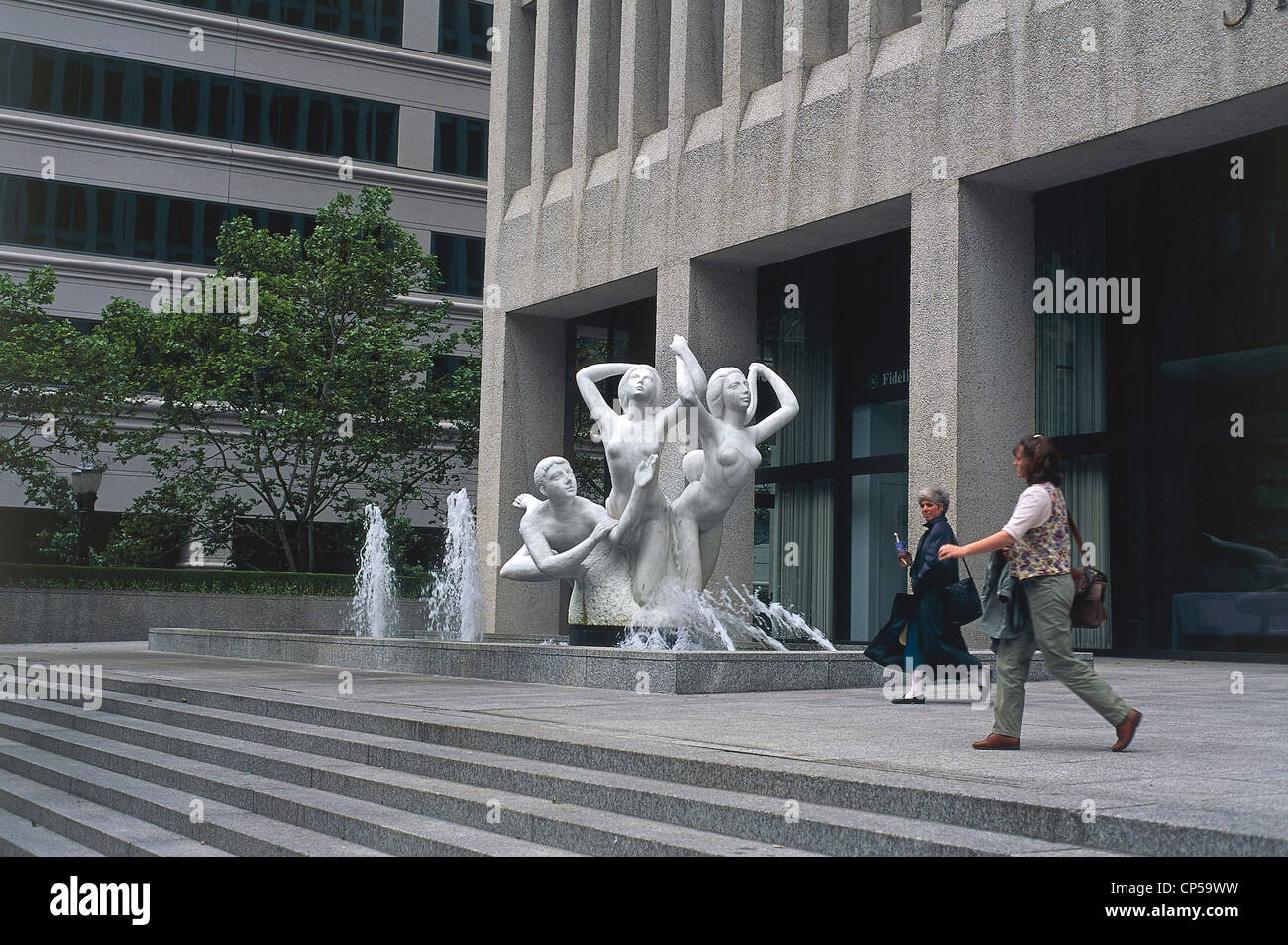 United States of America - Oregon - Portland. Downtown, fountain Stock ...