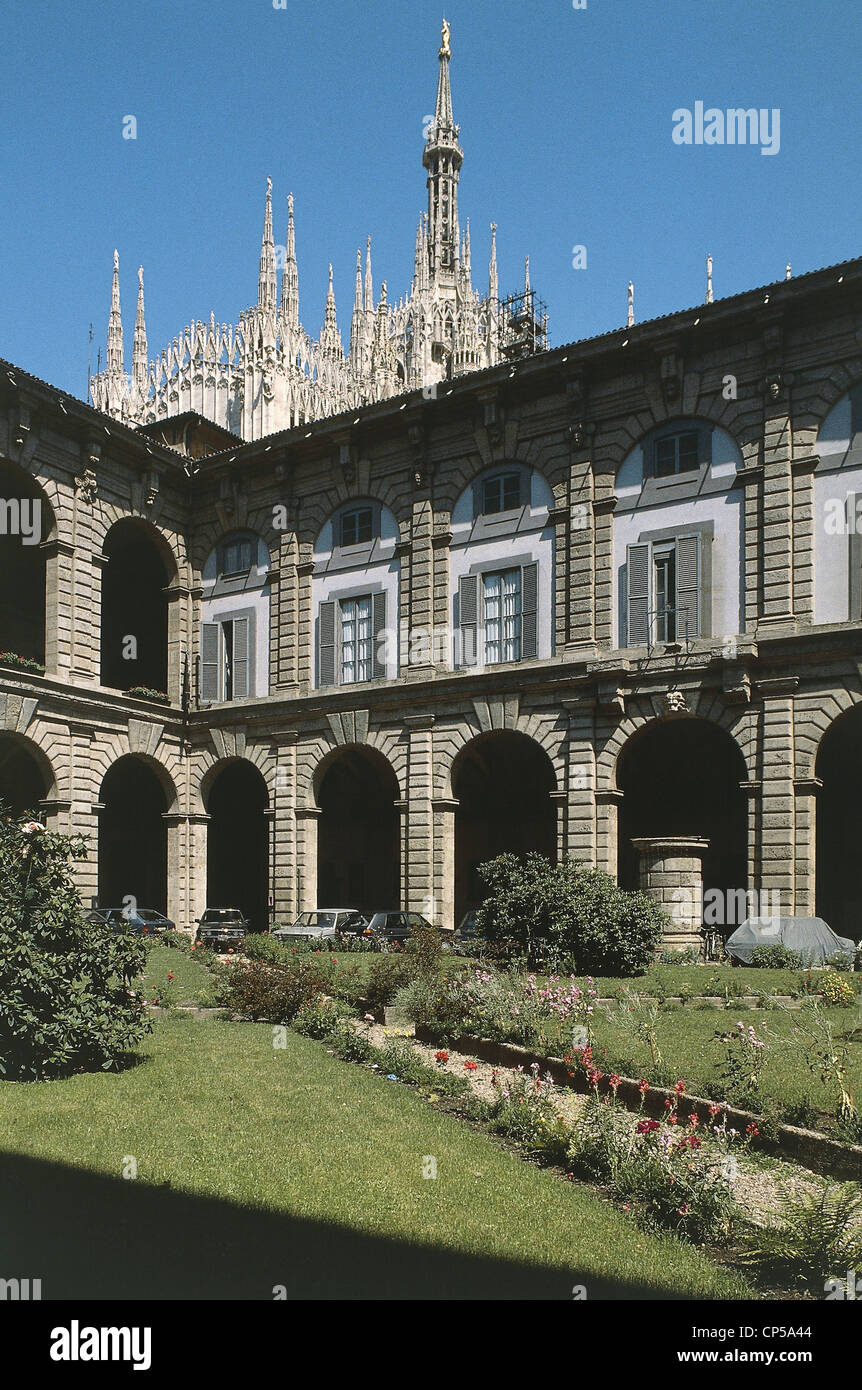 Lombardy - Milan. Palace of the 'Archbishop's Palace Stock Photo - Alamy