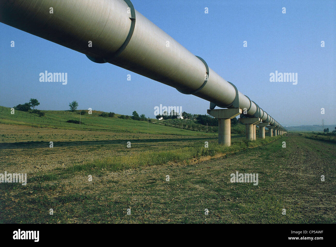 Basilicata - Conduct of the aqueduct Basento (Mt Stock Photo - Alamy