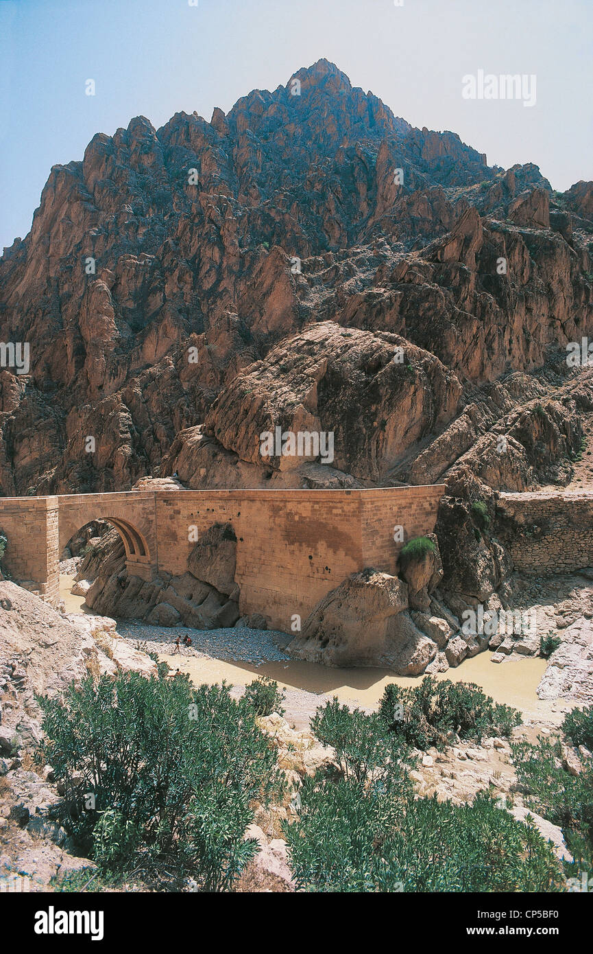 Algeria - El Kantara. The Roman bridge Stock Photo - Alamy