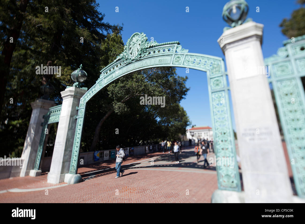 Campus crowd gate hi-res stock photography and images - Alamy