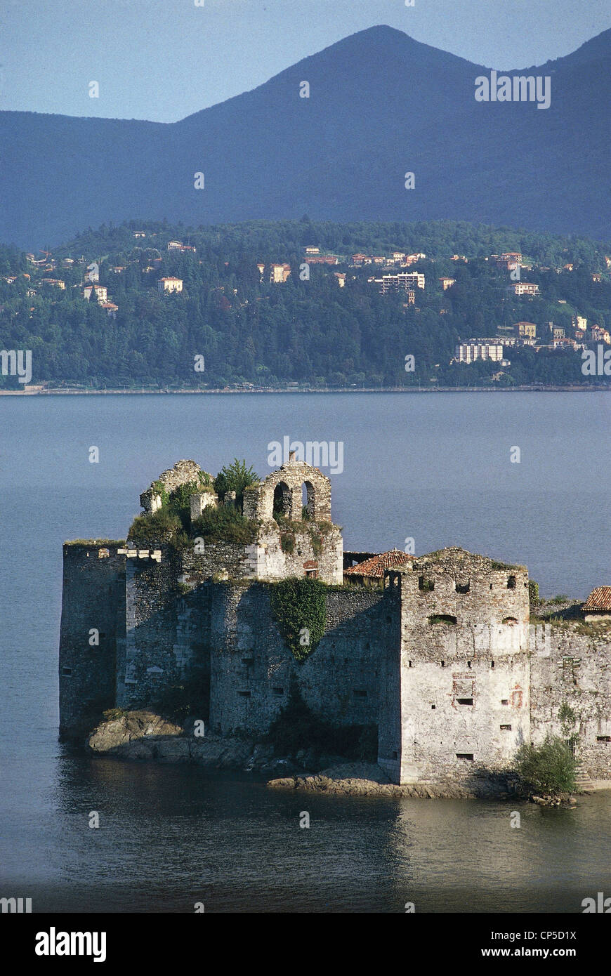 The castle of cannero hi-res stock photography and images - Alamy