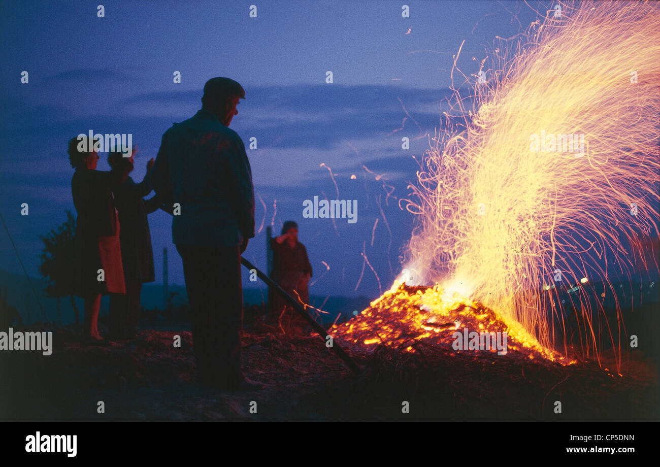 FEAST OF SAN GIORGIO UMBRIA TORGIANO FIRE 'IN A VINEYARD propitiatory ...