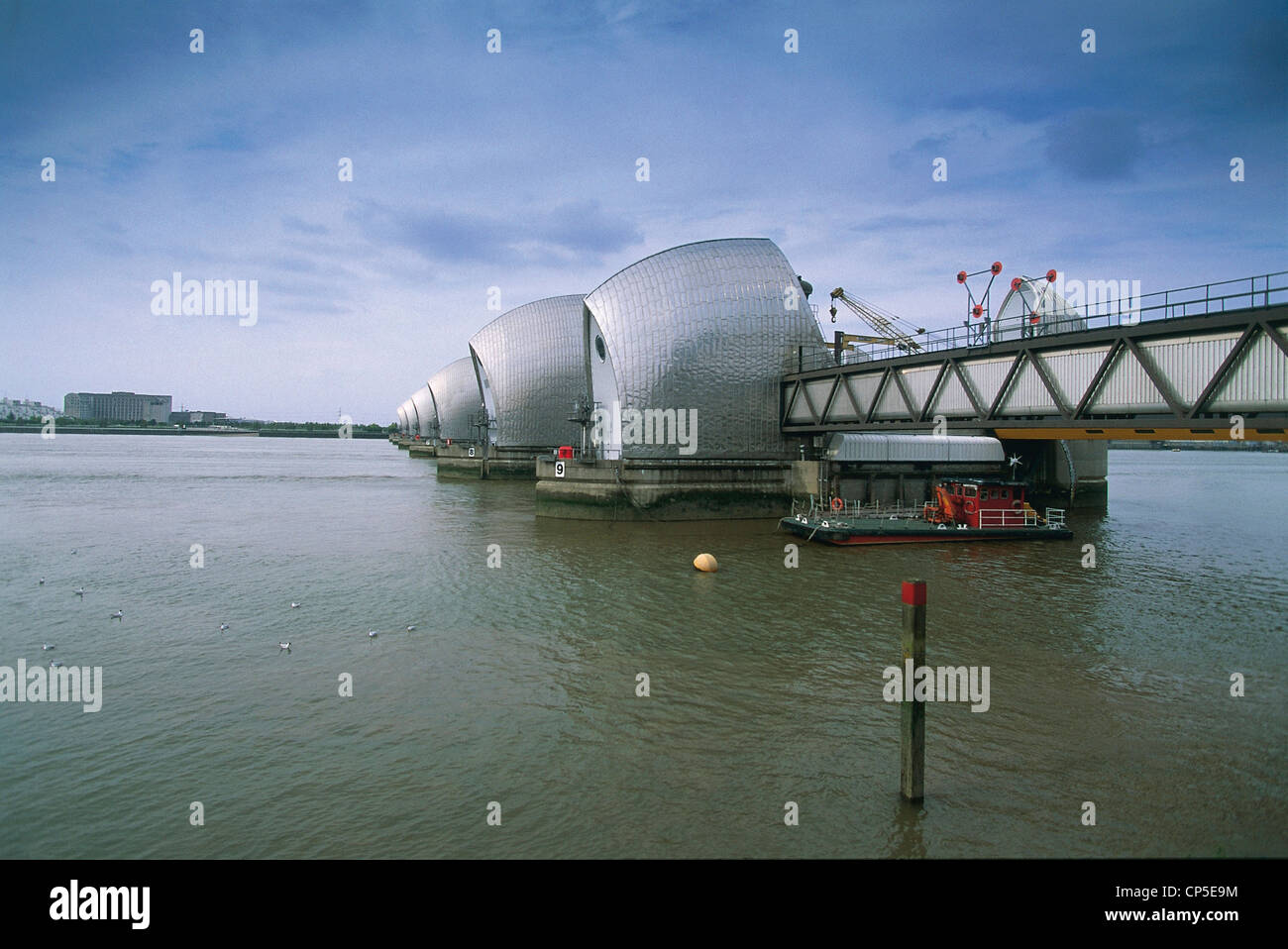 UK-London, the dam on River Thames Stock Photo - Alamy