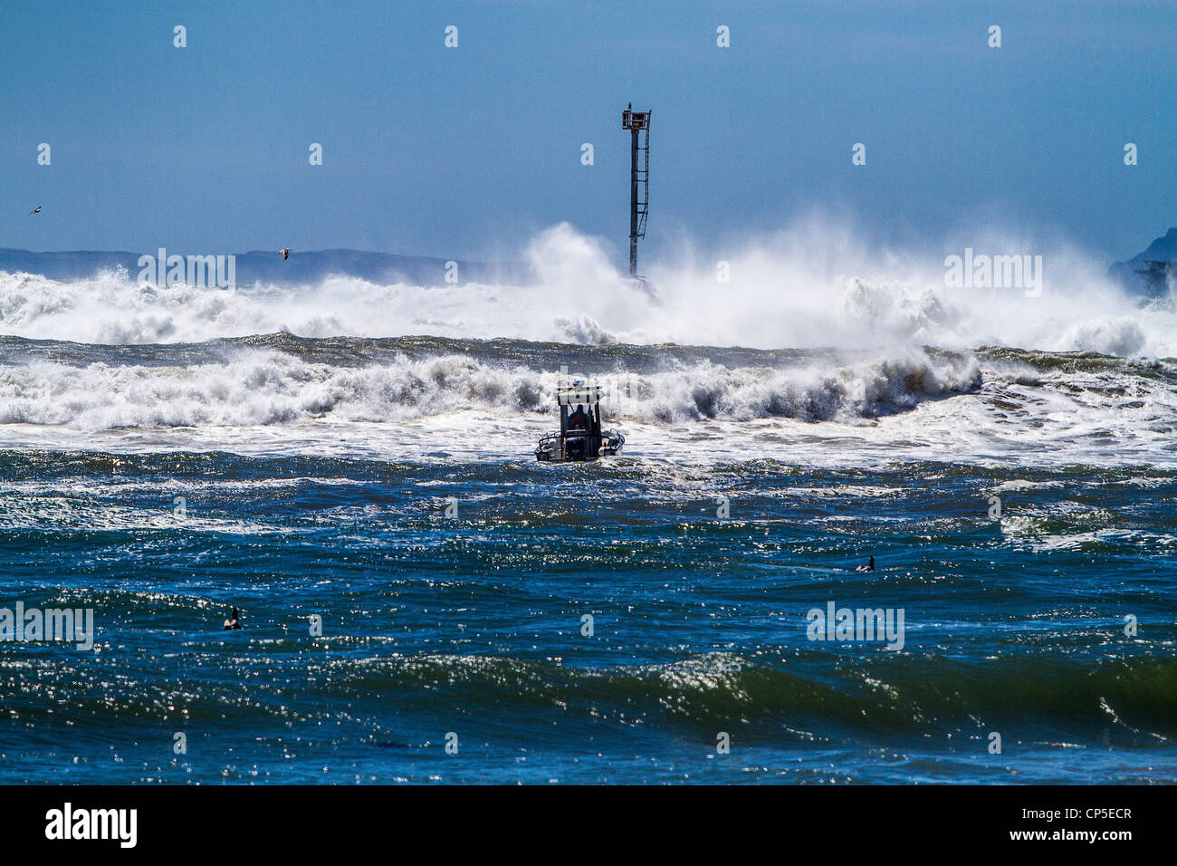 High winds big waves breaking hi-res stock photography and images - Alamy