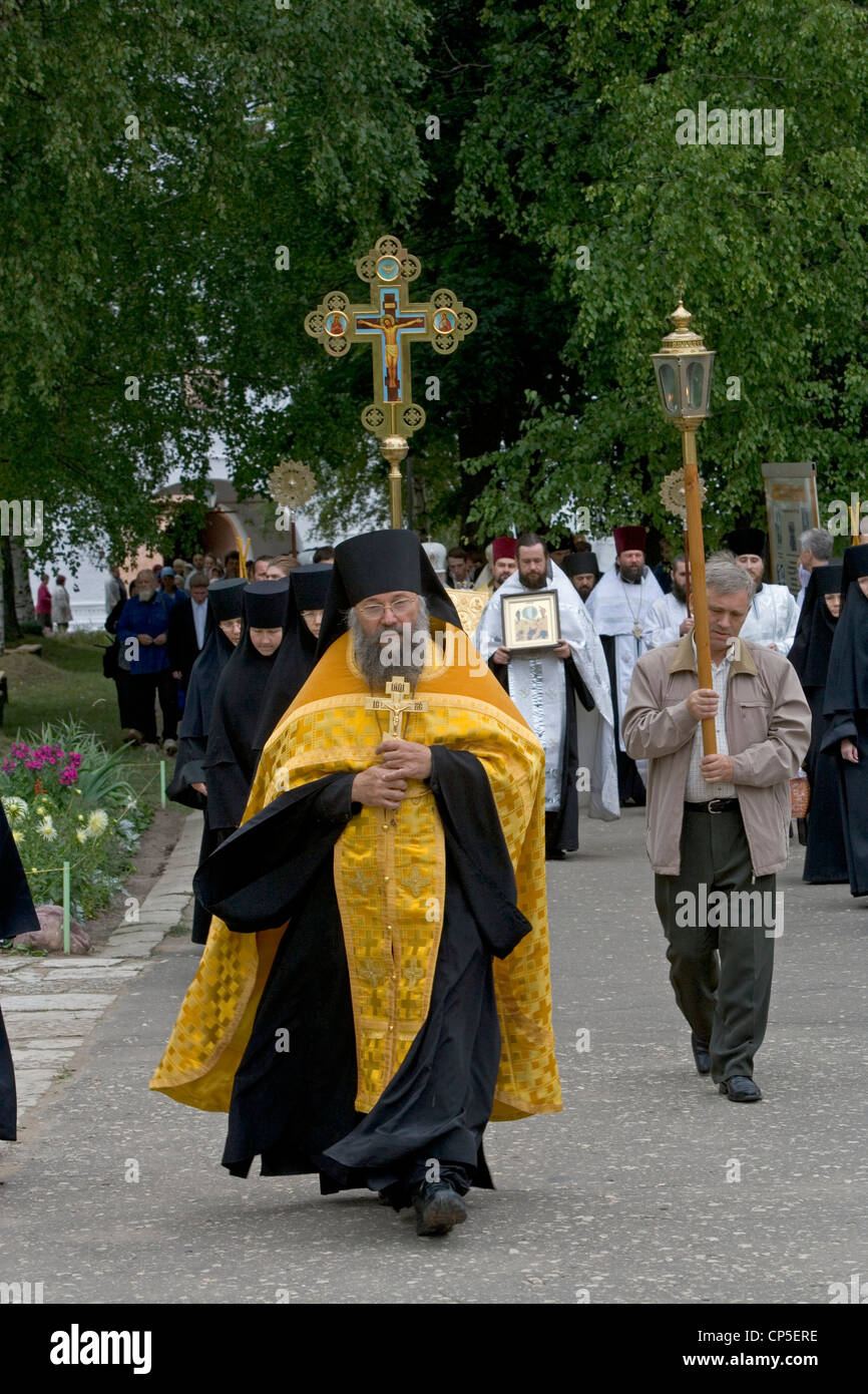Russia - Suzdal '. Orthodox religious procession Stock Photo - Alamy