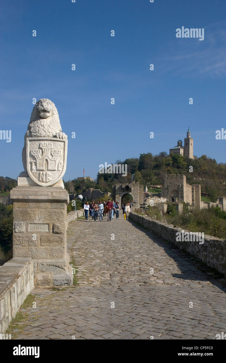 Bulgaria - Veliko Tarnovo - Hill of the Czars (Carevec). The path ...