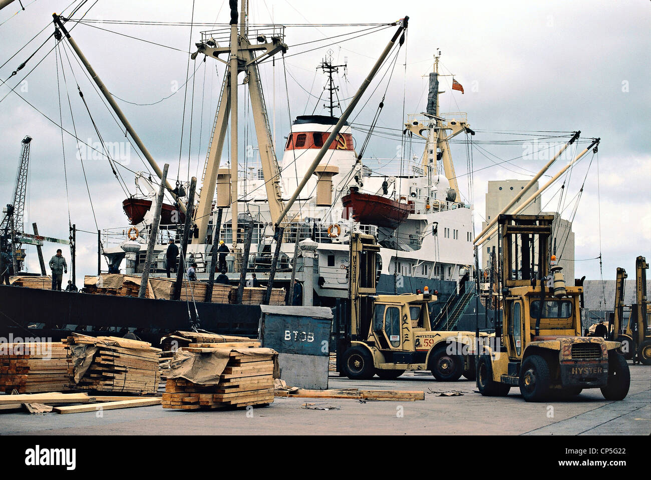 Great Britain - Wales - Cardiff. The port Stock Photo - Alamy