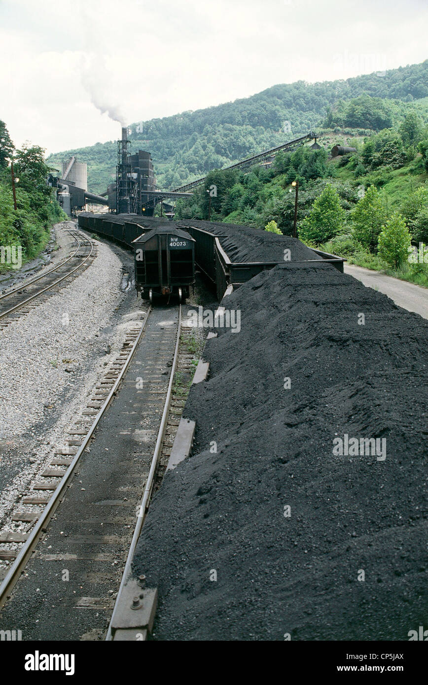Train coal virginia hi-res stock photography and images - Alamy