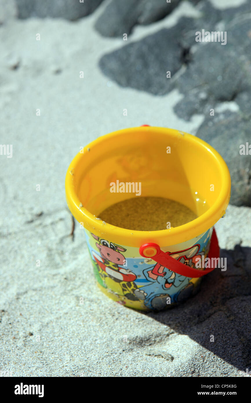 Pail of sand hi-res stock photography and images - Alamy