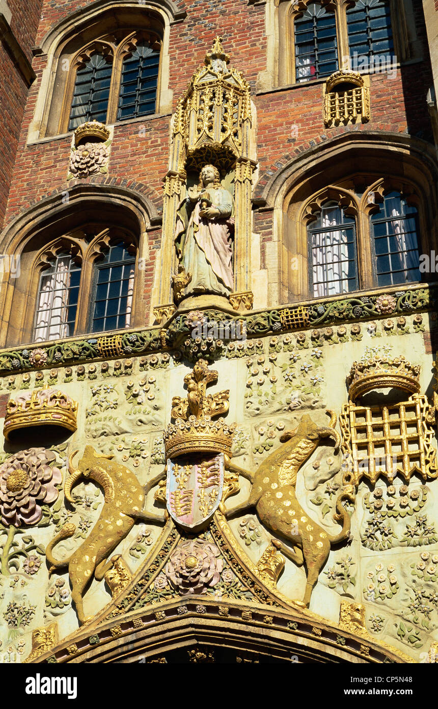 College front gate hi-res stock photography and images - Alamy