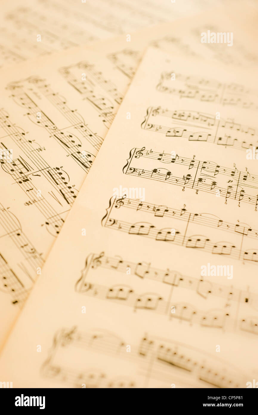 music score background Stock Photo - Alamy