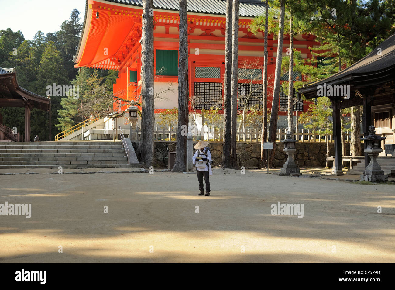 Japanese Pilgrim High Resolution Stock Photography and Images - Alamy