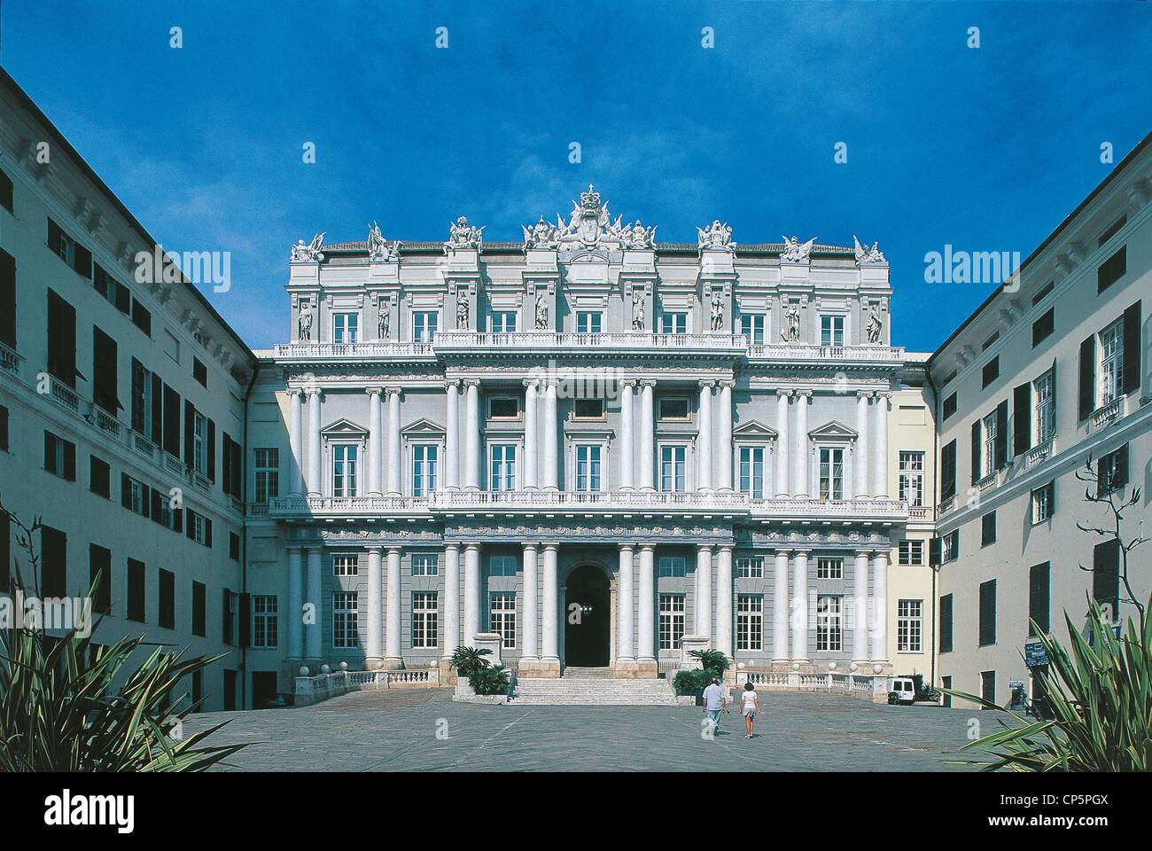 Genova piazza matteotti hi-res stock photography and images - Alamy