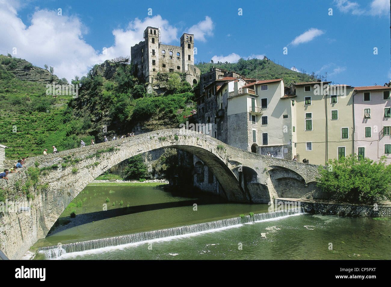 LIGURIA DOLCEACQUA medieval bridge and Doria Castle Stock Photo - Alamy