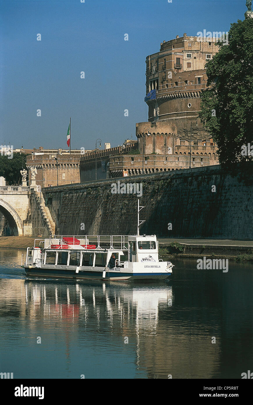 Lazio - Rome. Navigation on the Tiber close to Castel Sant'Angelo Stock ...