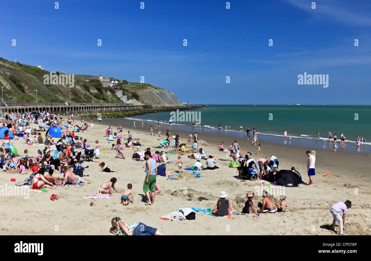 Folkestone beach hi-res stock photography and images - Alamy