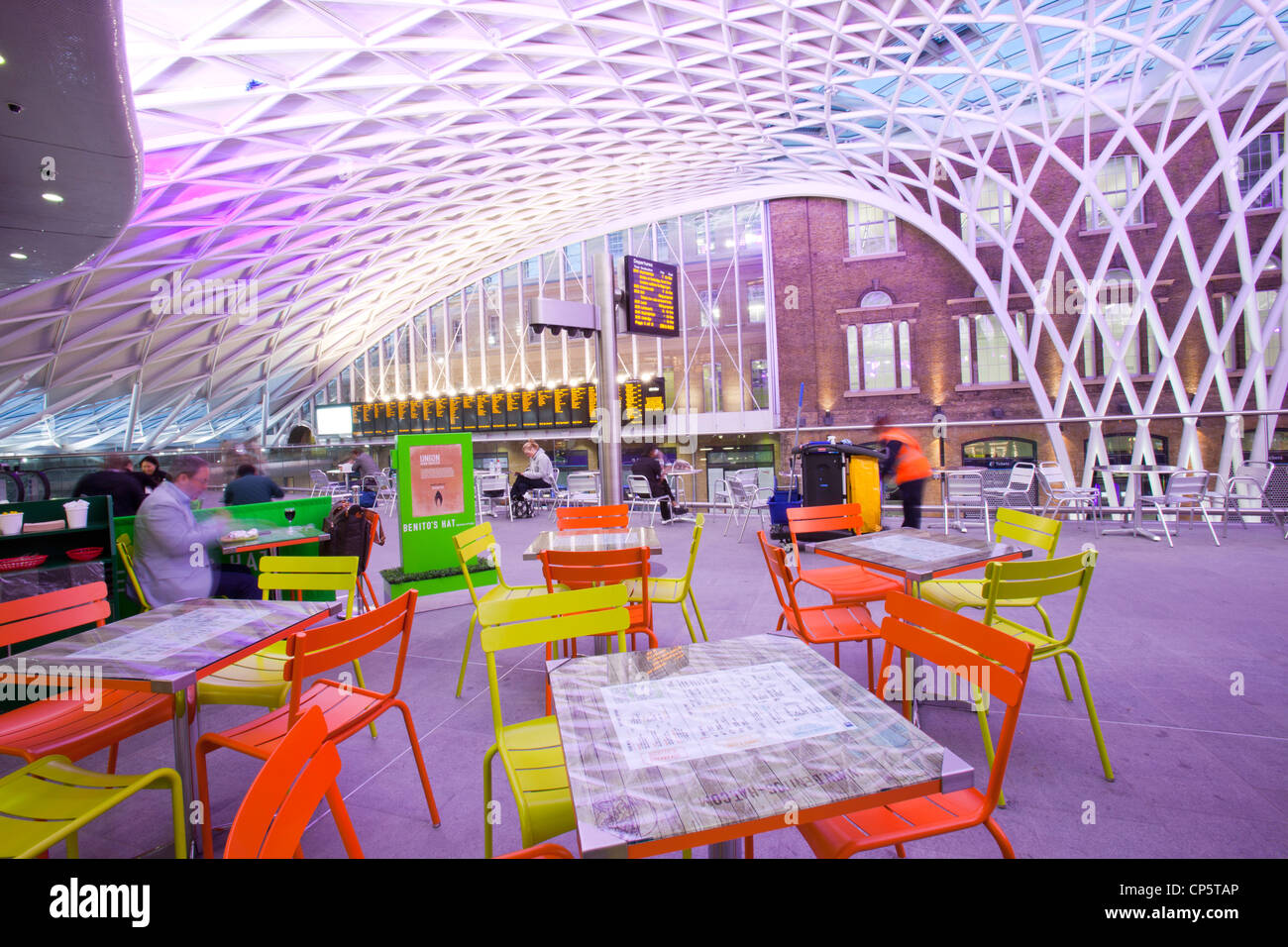 The inside of the newly refurbished Kings Cross railway station, London ...