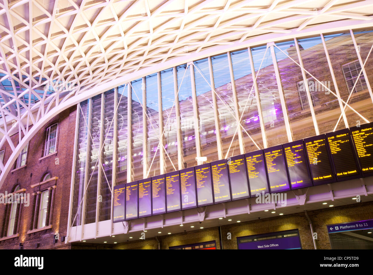 The inside of the newly refurbished Kings Cross railway station, London ...