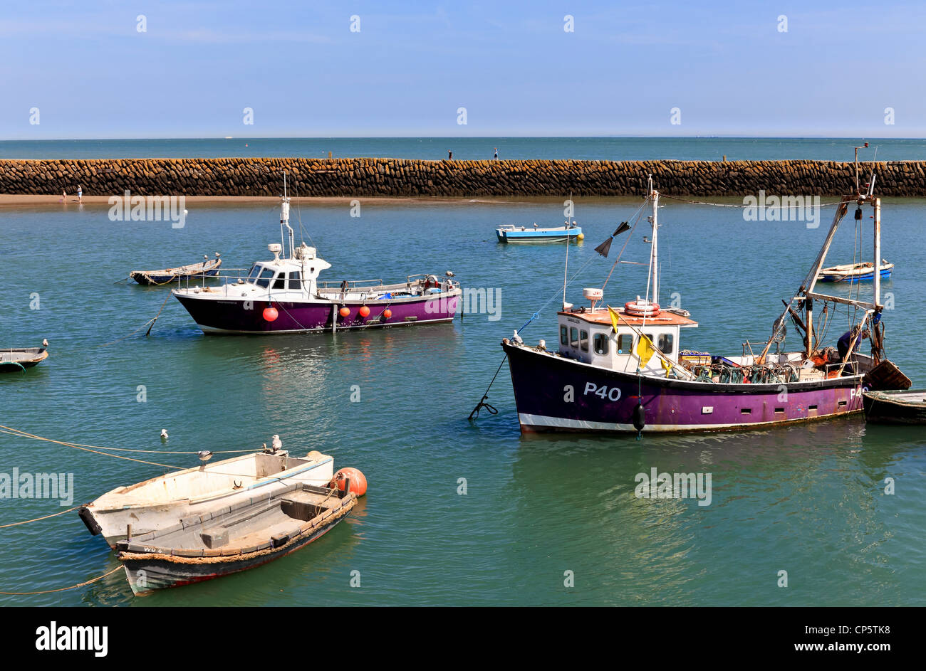Folkestone kent harbour hi-res stock photography and images - Alamy