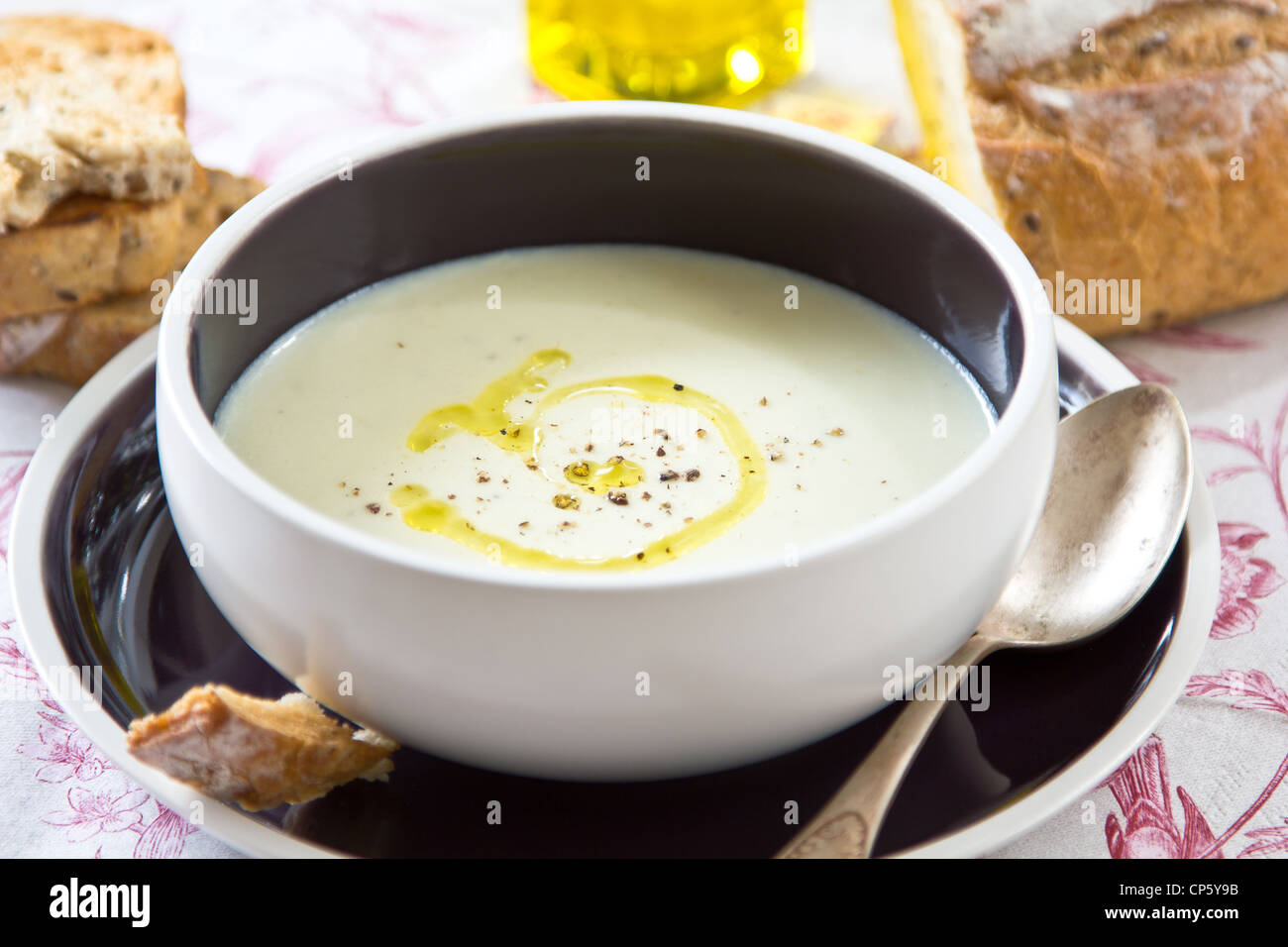 Olive oil soup hi-res stock photography and images - Alamy