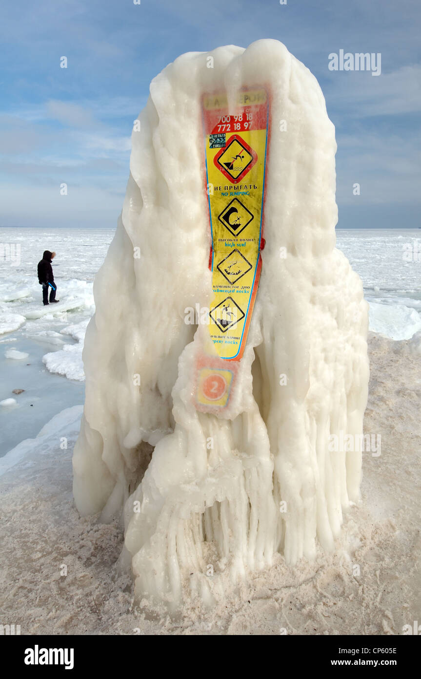 Icy sign, no diving, frozen Black Sea, a rare phenomenon, Odessa ...