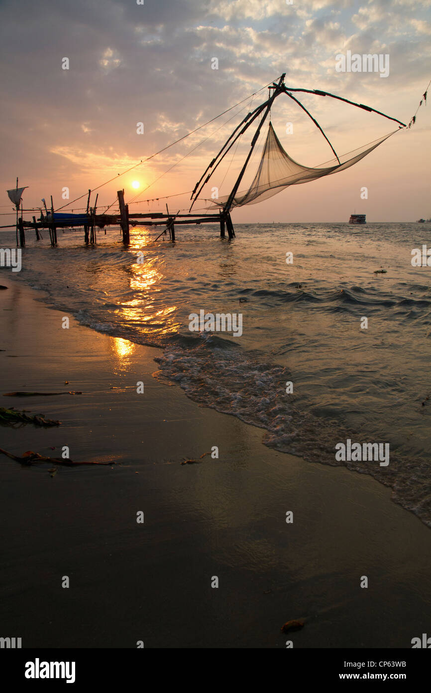 India, Kerala, Kochi, View of chinese fishing net at Fort Cochin Stock ...