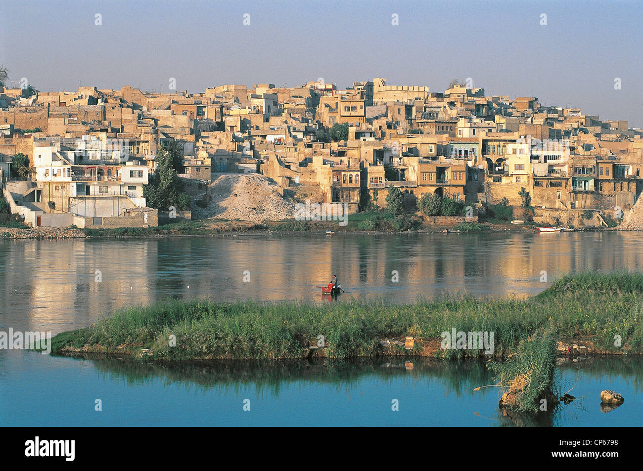 IRAQ MOSUL the Tigris River Stock Photo - Alamy