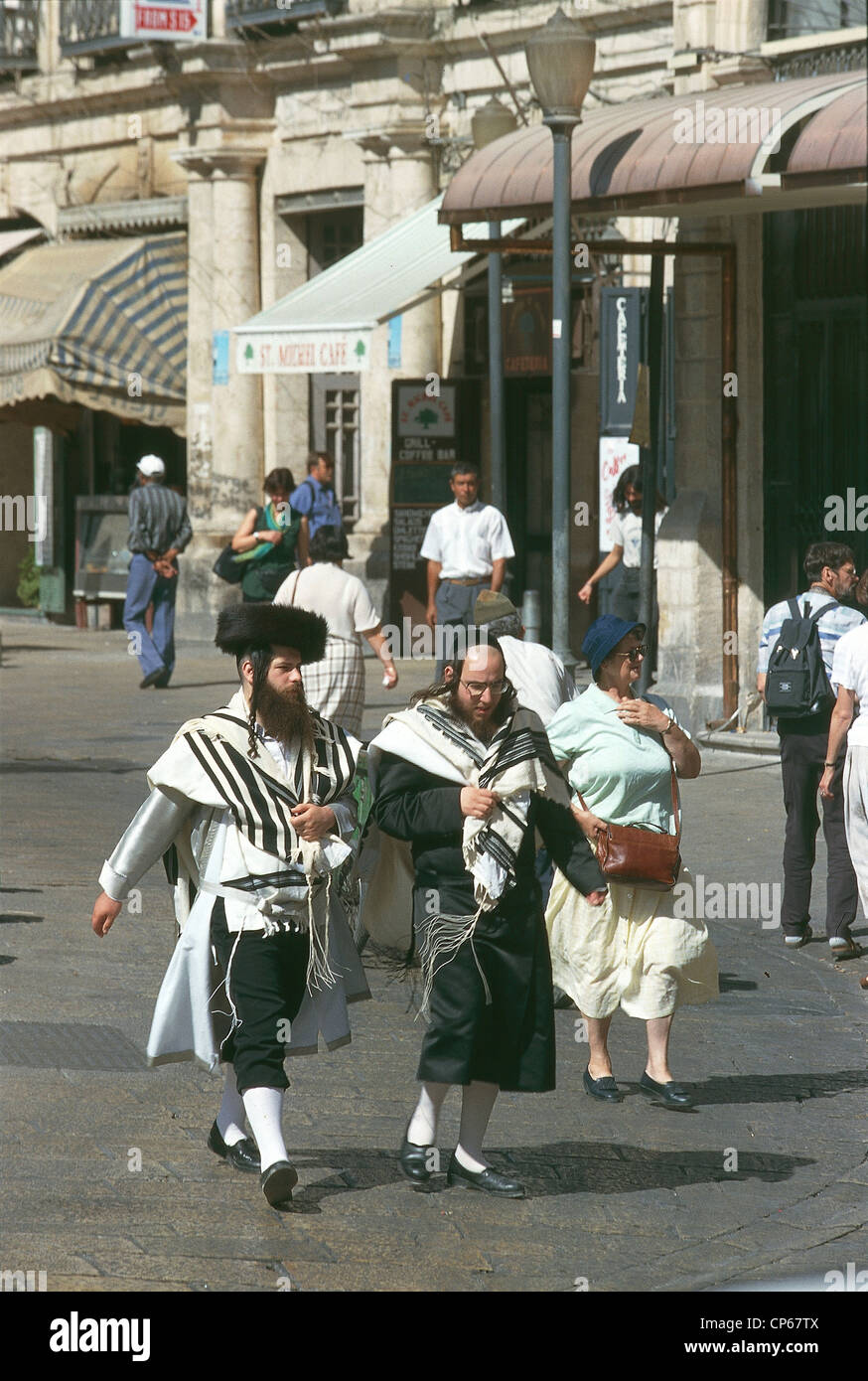Israel - Jerusalem (Yerushalayim), Orthodox Jews in traditional dress ...