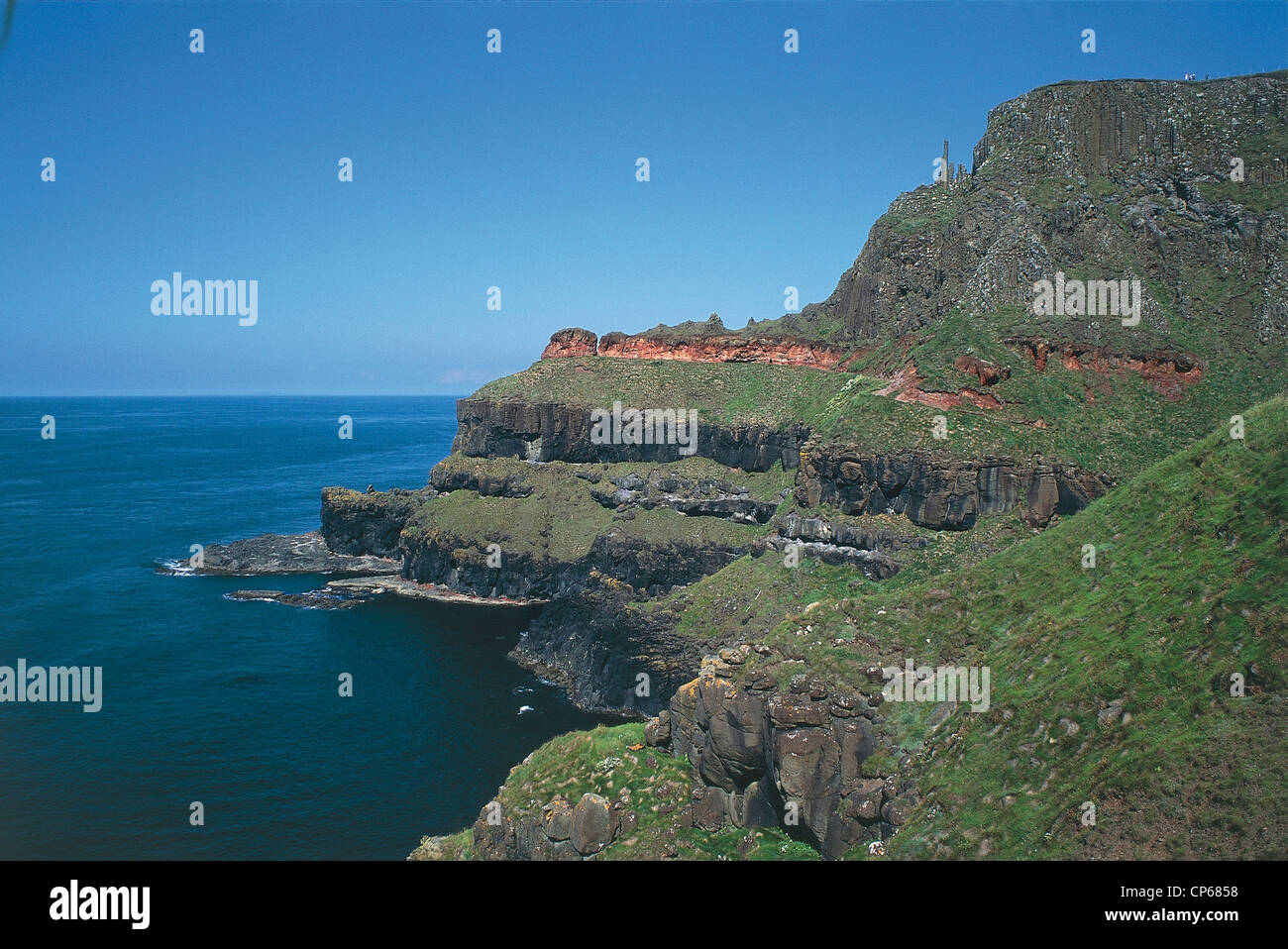 NORTHERN IRELAND Giant's Causeway REOSTAN PORT COSTA Stock Photo - Alamy