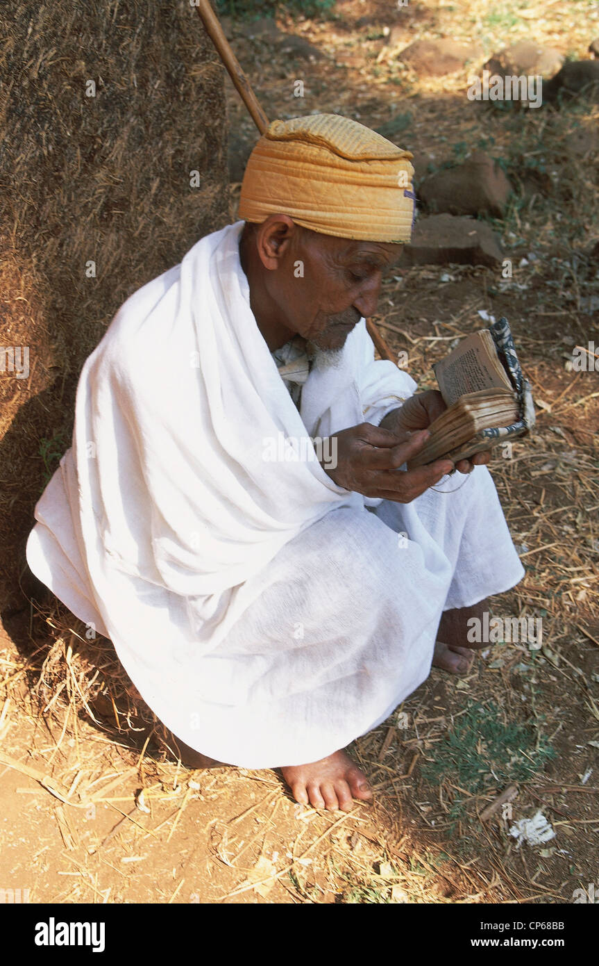 Ethiopia - Zefe Peninsula - Near the church of Kebran Maryman to Bahar ...