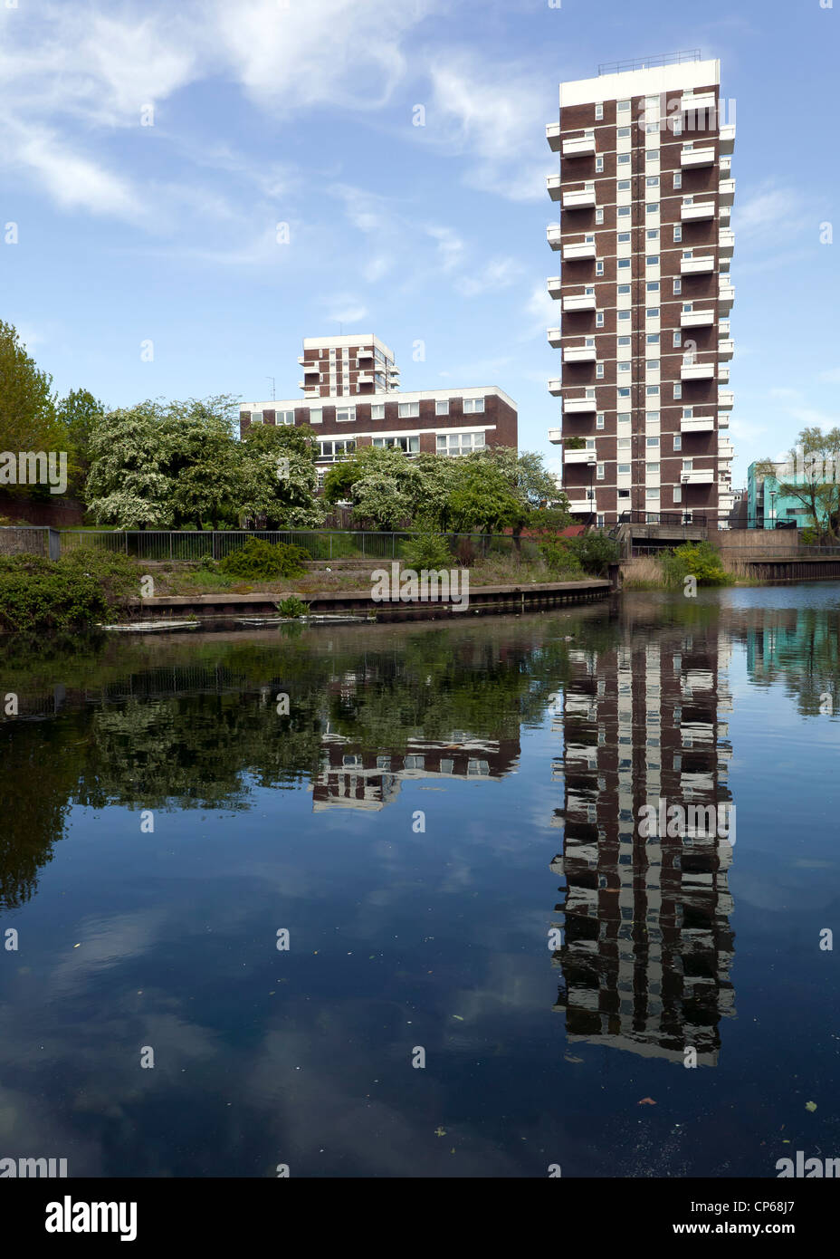1960s tower block in london hi-res stock photography and images - Alamy