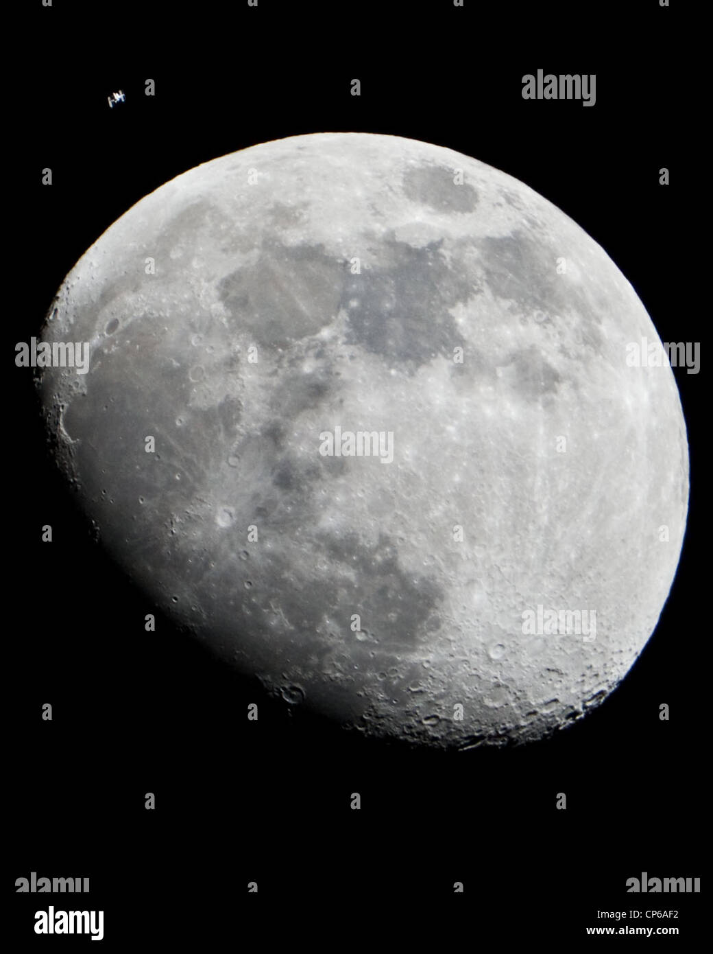 Space satellite around earth hi-res stock photography and images - Alamy