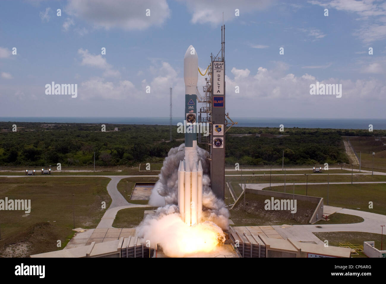 Delta rocket ray light hi-res stock photography and images - Alamy