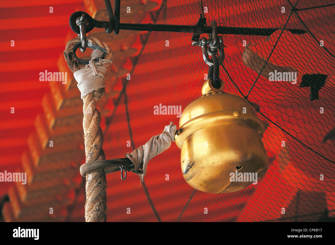 Japan - Kansai - Kyoto. The Yasaka Shrine, bell Stock Photo - Alamy