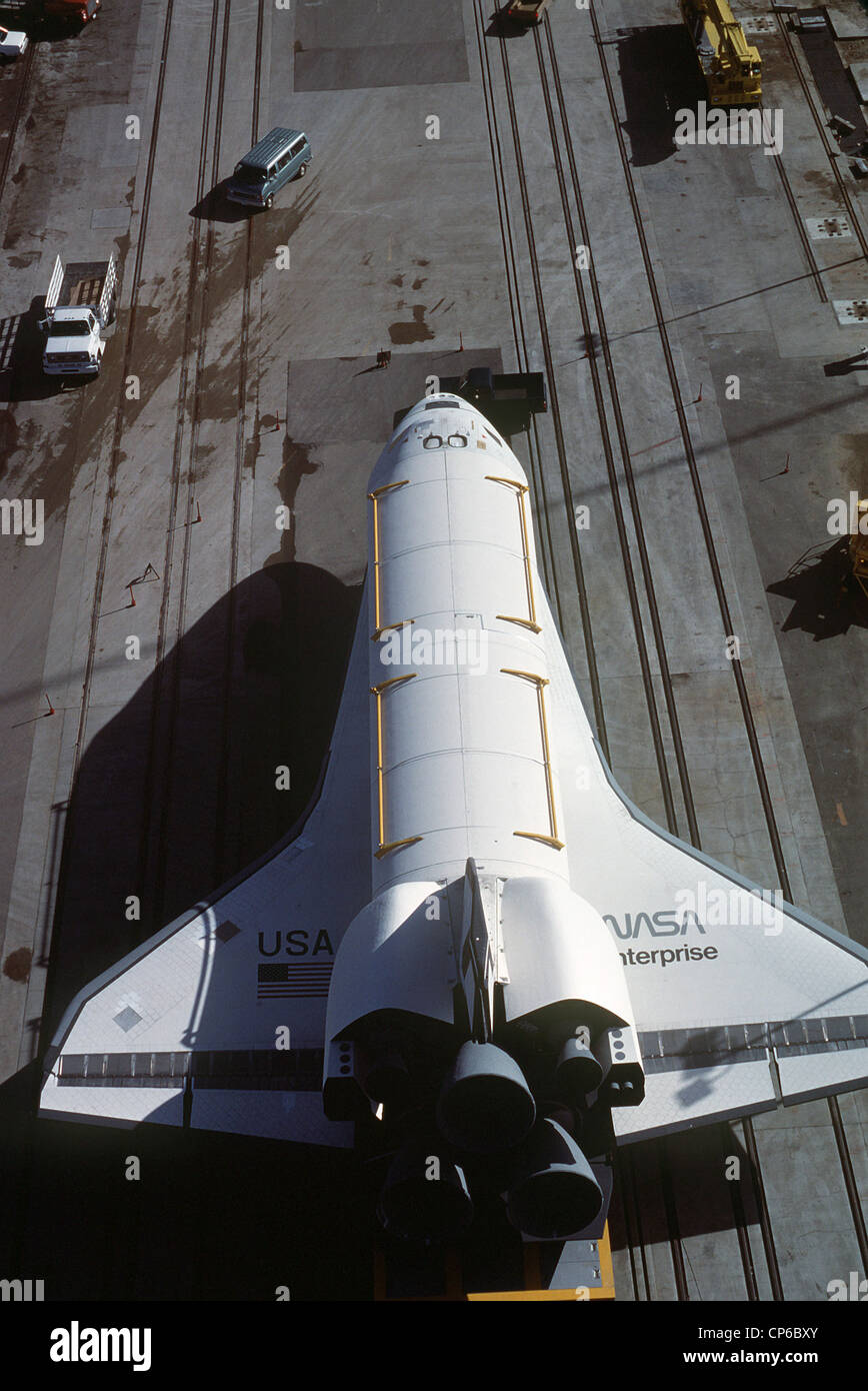 Space shuttle wheel hi-res stock photography and images - Alamy