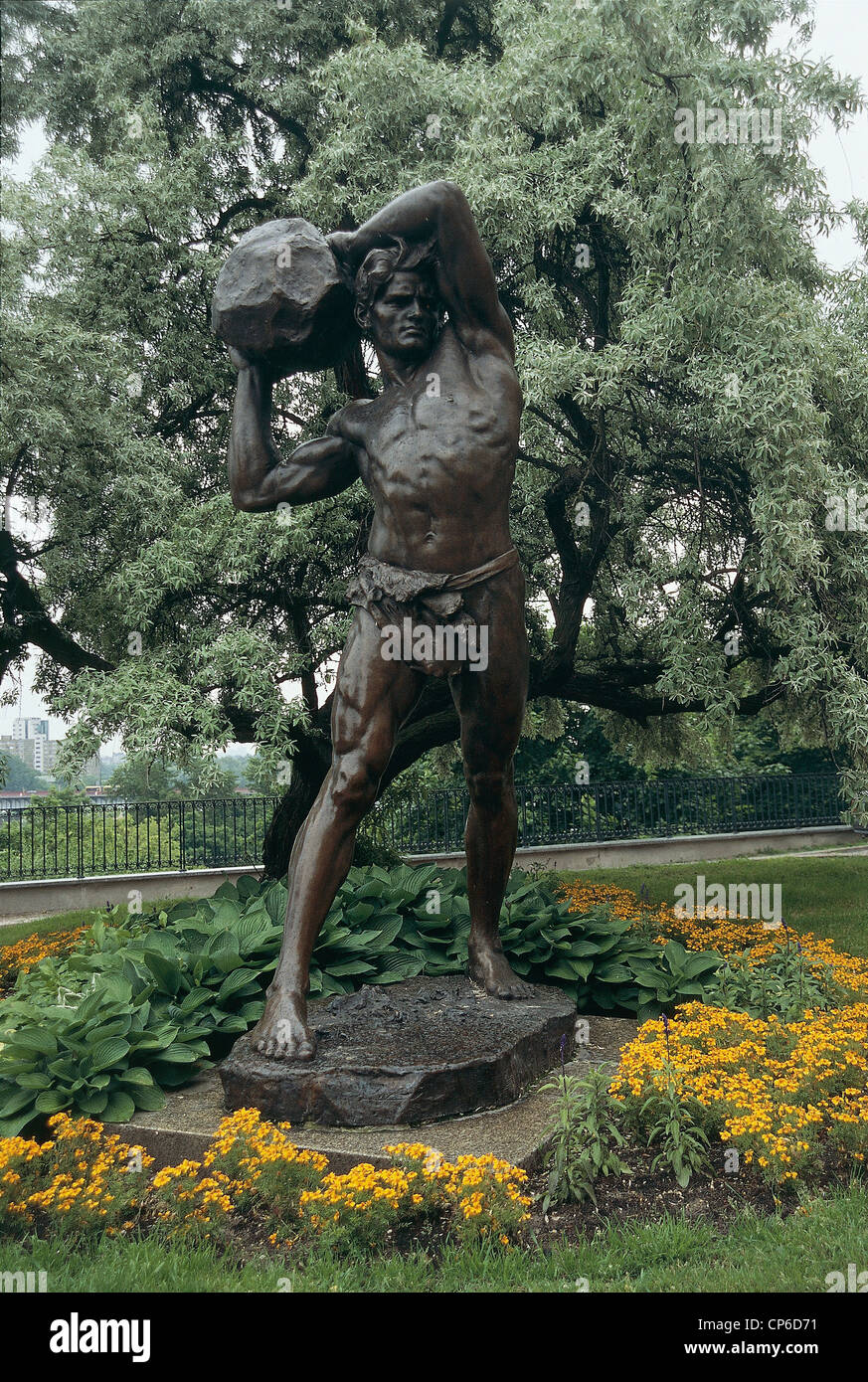 POLAND WARSAW STATUE worker Stock Photo - Alamy