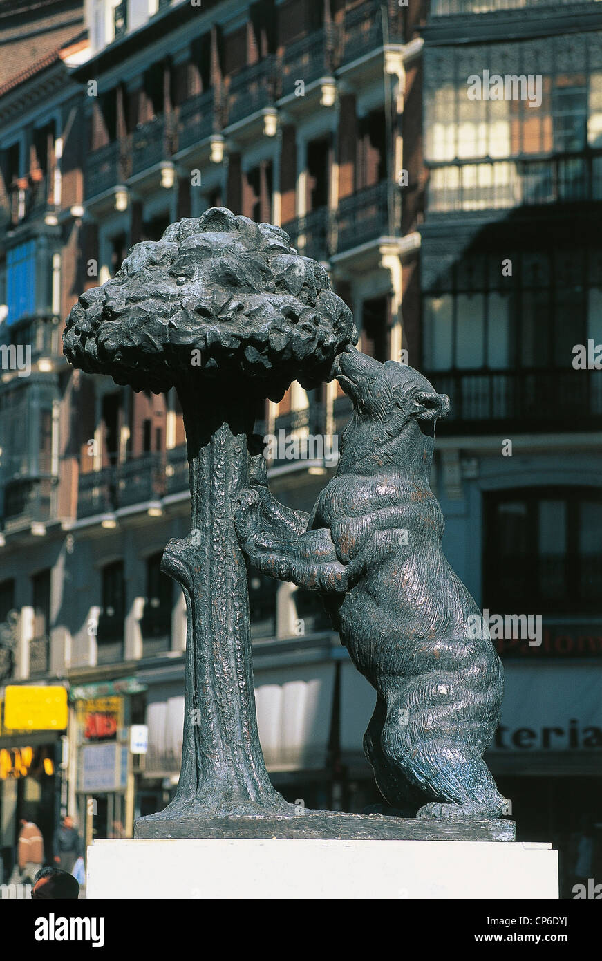 SPAIN MADRID PUERTA DEL SOL MONUMENT All'Orso EMBLEM OF MADRID Stock ...